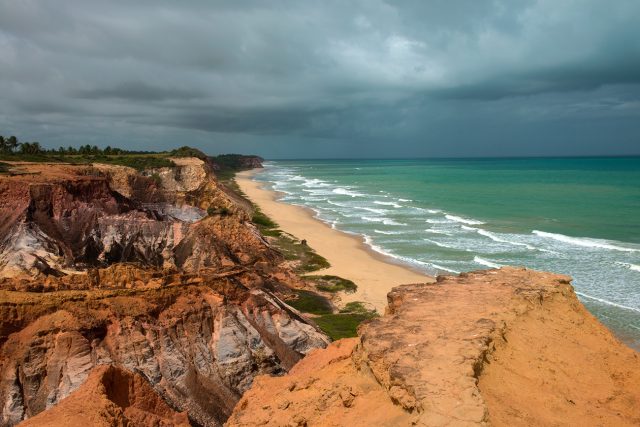 A incrível viagem da areia: como ela se forma e chega à praia - Mar Sem Fim