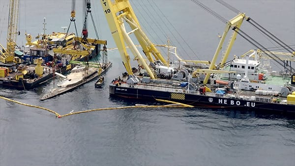 Superiate 'Bayesian' ressurge em Palermo 10 meses após afundar - Mar ...
